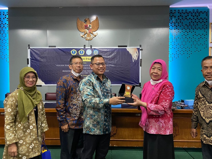 Pendidikan Sejarah FKIP Universitas PGRI Palembang Menyambangi ... Pendidikan Sejarah FKIP Universitas PGRI Palembang Menyambangi ...